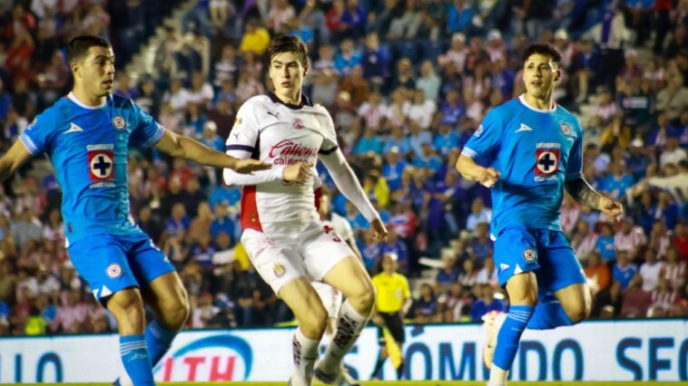 Cruz Azul suma de a tres y extiende hegemonía sobre Chivas - AG Deportes