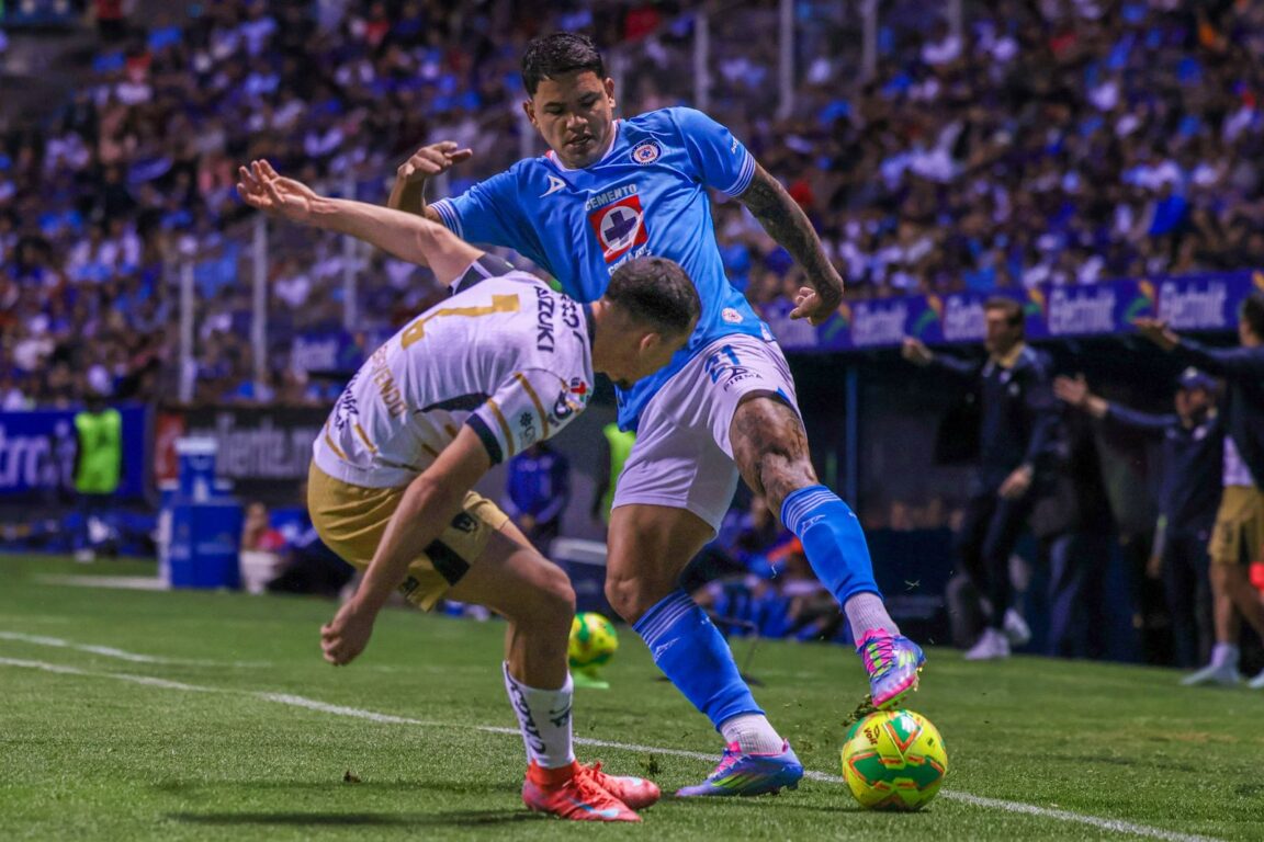 Cruz Azul le remonta a Pumas y escala a la cima de la tabla - AG Deportes
